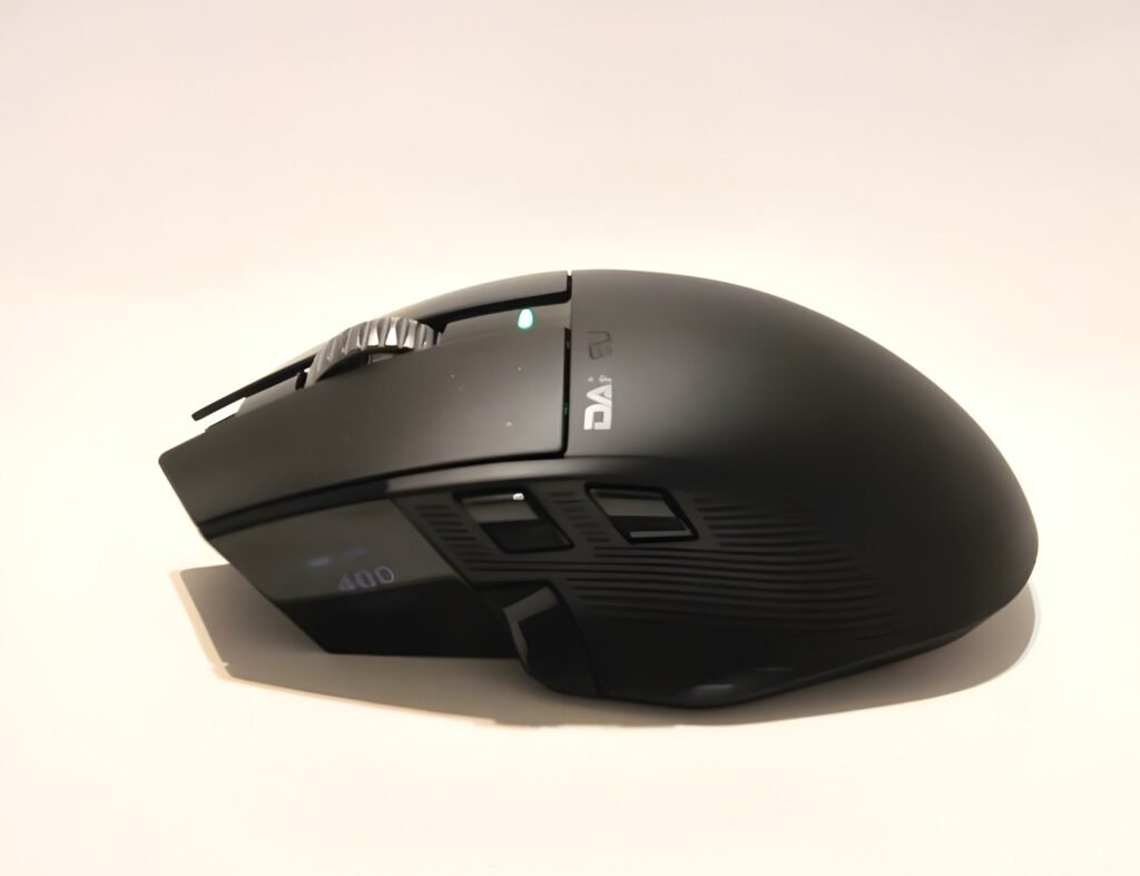 DAREU A980PROMAX Review – Wireless Gaming Mouse with a Built-In Screen ...